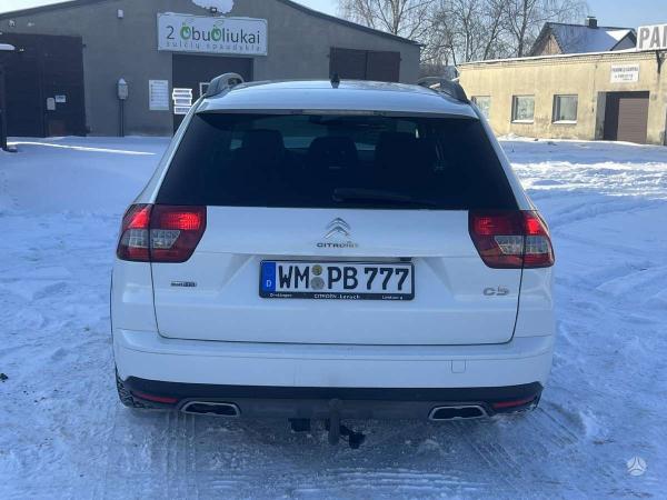 White Citroen C5 2016 in Taurage, with an engine capacity of 2.00 L and mileage of 201 thousand km for 5200 €, photo 8 on AUTOMOTO.COM.LV