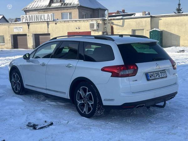 White Citroen C5 2016 in Taurage, with an engine capacity of 2.00 L and mileage of 201 thousand km for 5200 €, photo 9 on AUTOMOTO.COM.LV