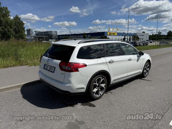 Balts Citroen C5 2016 Pērnava, ar dzinēja tilpumu 2.00 L un nobraukumu 175 tūkst. km par 7999 €, foto 6 vietnē AUTOMOTO.COM.LV