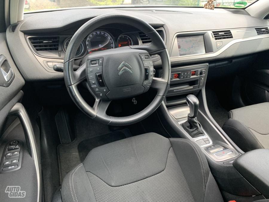 Balts Citroen C5 2016 Kauņa, ar dzinēja tilpumu 2.00 L un nobraukumu 207 tūkst. km par 5799 €, foto 14 vietnē AUTOMOTO.COM.LV
