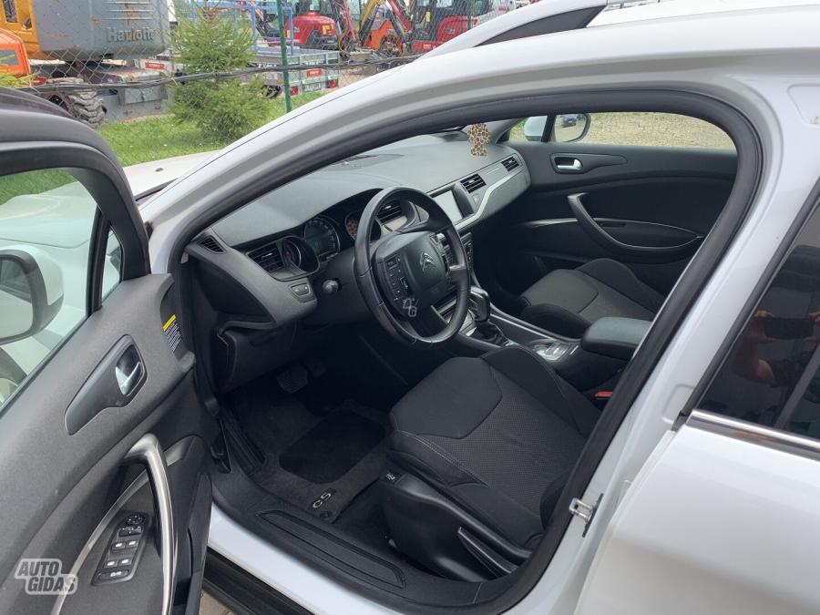 Balts Citroen C5 2016 Kauņa, ar dzinēja tilpumu 2.00 L un nobraukumu 207 tūkst. km par 5799 €, foto 17 vietnē AUTOMOTO.COM.LV