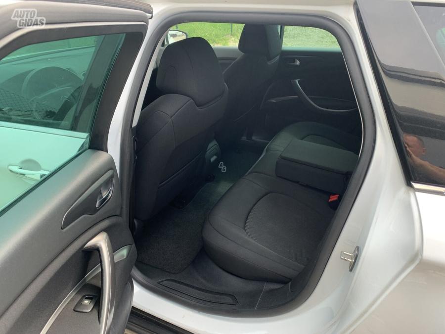 Balts Citroen C5 2016 Kauņa, ar dzinēja tilpumu 2.00 L un nobraukumu 207 tūkst. km par 5799 €, foto 29 vietnē AUTOMOTO.COM.LV
