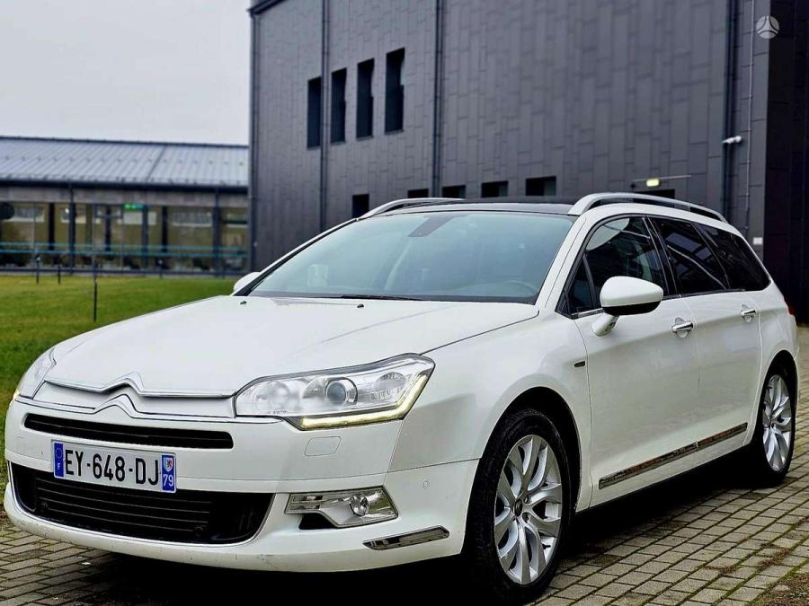 White Citroen C5 2017 in Taurage, with an engine capacity of 2.00 L and mileage of 222 thousand km for 4400 €, photo 1 on AUTOMOTO.COM.LV