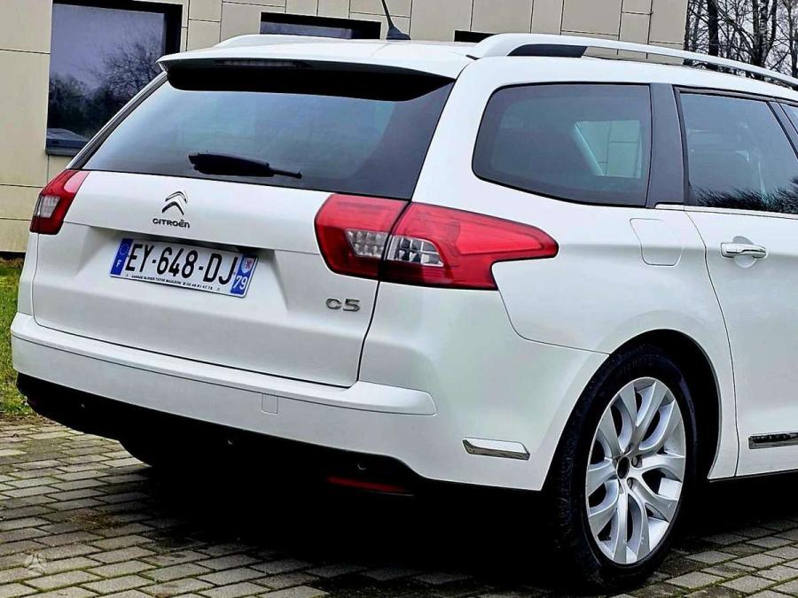 White Citroen C5 2017 in Taurage, with an engine capacity of 2.00 L and mileage of 222 thousand km for 4400 €, photo 12 on AUTOMOTO.COM.LV