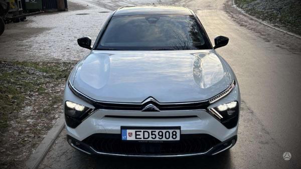White Citroen C5 2022 in Kaunas, with an engine capacity of 0.00 L and mileage of 21 thousand km for 24999 €, photo 5 on AUTOMOTO.COM.LV