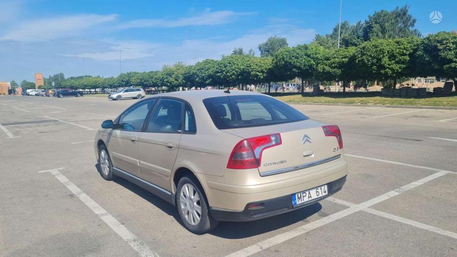 Yellow Citroen C5 2005 in Panevezys, with an engine capacity of 2.00 L and mileage of 324 thousand km for 1500 €, photo 3 on AUTOMOTO.COM.LV