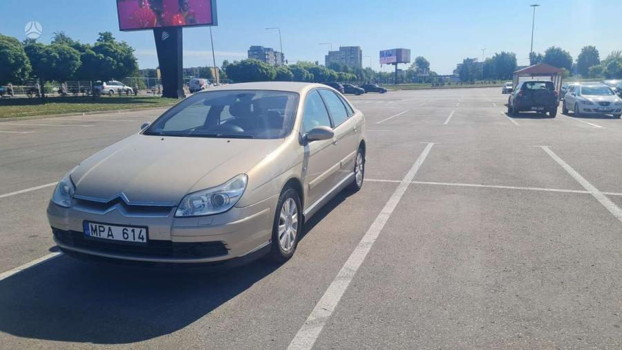 Yellow Citroen C5 2005 in Panevezys, with an engine capacity of 2.00 L and mileage of 324 thousand km for 1500 €, photo 4 on AUTOMOTO.COM.LV