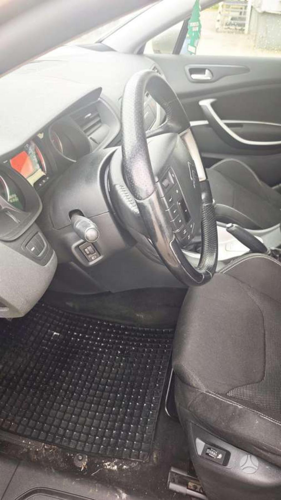 Dzeltens Citroen C5 2009 Kauņa, ar dzinēja tilpumu 1.56 L un nobraukumu 251 tūkst. km par 2499 €, foto 13 vietnē AUTOMOTO.COM.LV