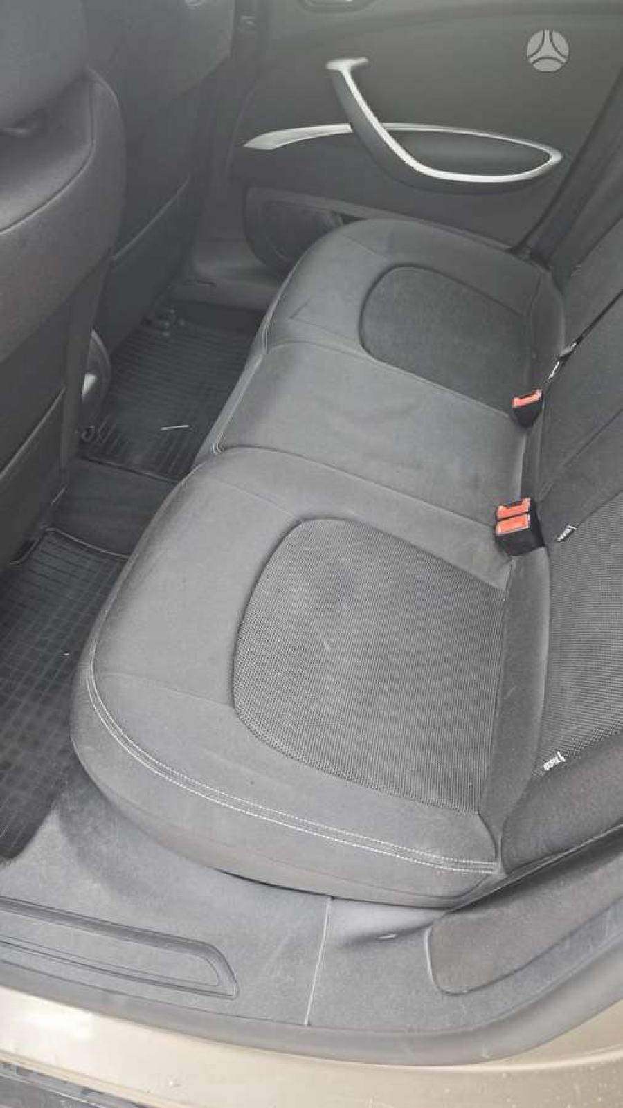 Dzeltens Citroen C5 2009 Kauņa, ar dzinēja tilpumu 1.56 L un nobraukumu 251 tūkst. km par 2499 €, foto 16 vietnē AUTOMOTO.COM.LV