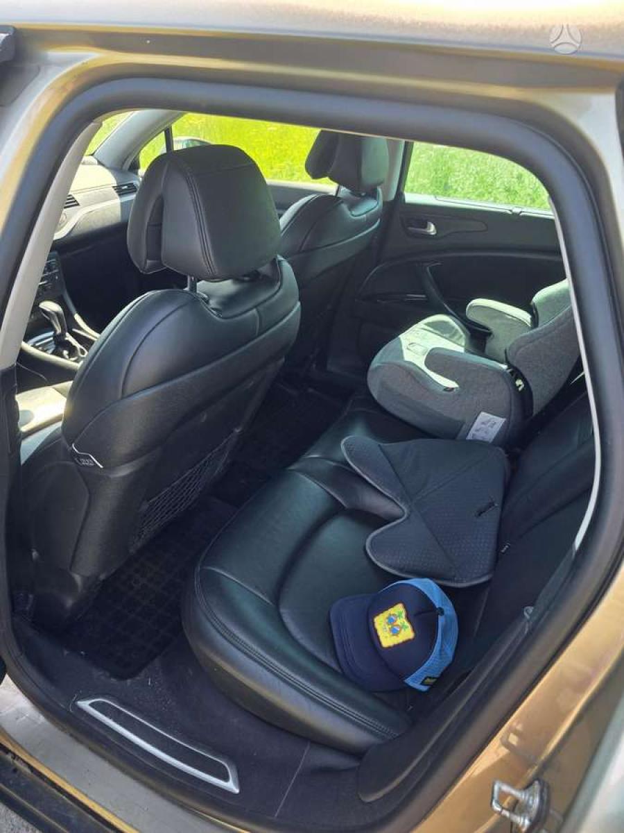 Yellow Citroen C5 2008 in Kedainiai, with an engine capacity of 2.72 L and mileage of 373 thousand km for 2100 €, photo 6 on AUTOMOTO.COM.LV