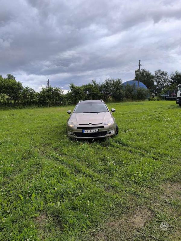 Dzeltens Citroen C5 2009 Viļņa, ar dzinēja tilpumu 2.00 L un nobraukumu 376 tūkst. km par 1200 €, foto 2 vietnē AUTOMOTO.COM.LV