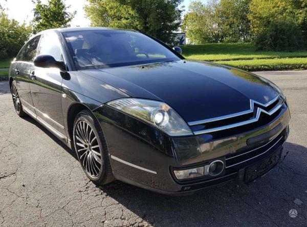 Citroen C6 2007 Šauļi vietnē Melns Citroen C6 2007 Šauļi, ar dzinēja tilpumu 2.72 L un nobraukumu 168 tūkst. km par 4200 €, foto 3 vietnē AUTOMOTO.COM.LV