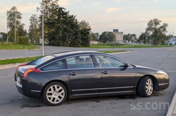 Citroen C6 2007 in Bauska on AUTOMOTO.COM.LV Black Citroen C6 2007 in Bauska, with an engine capacity of 2.70 L and mileage of 280 thousand km for 3700 €, photo 3 on AUTOMOTO.COM.LV