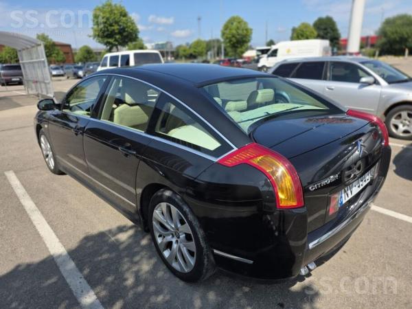 Melns Citroen C6 2008 Rīga, ar dzinēja tilpumu 2.70 L un nobraukumu 132 tūkst. km par 6900 €, foto 5 vietnē AUTOMOTO.COM.LV