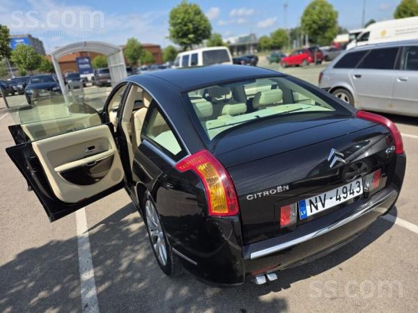 Melns Citroen C6 2008 Rīga, ar dzinēja tilpumu 2.70 L un nobraukumu 132 tūkst. km par 6900 €, foto 9 vietnē AUTOMOTO.COM.LV