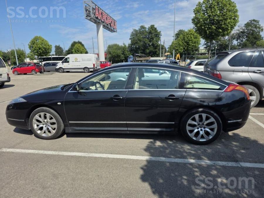 Black Citroen C6 2008 in Riga, with an engine capacity of 2.70 L and mileage of 132 thousand km for 6900 €, photo 3 on AUTOMOTO.COM.LV