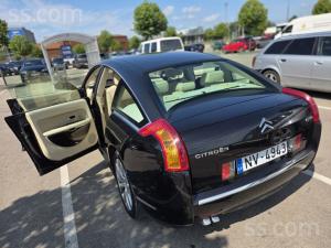 Black Citroen C6 2008 in Riga, with an engine capacity of 2.70 L and mileage of 132 thousand km for 6900 €, photo 10 on AUTOMOTO.COM.LV