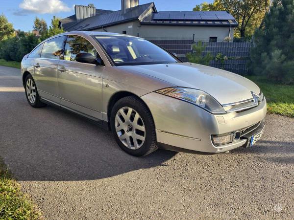 Citroen C6 2007 Viļņa vietnē Pelēks Citroen C6 2007 Viļņa, ar dzinēja tilpumu 2.72 L un nobraukumu 312 tūkst. km par 2500 €, foto 4 vietnē AUTOMOTO.COM.LV