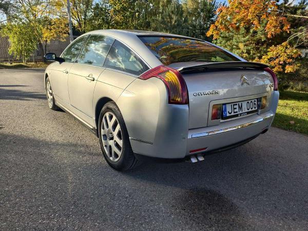 Citroen C6 2007 Viļņa vietnē Pelēks Citroen C6 2007 Viļņa, ar dzinēja tilpumu 2.72 L un nobraukumu 312 tūkst. km par 2500 €, foto 9 vietnē AUTOMOTO.COM.LV