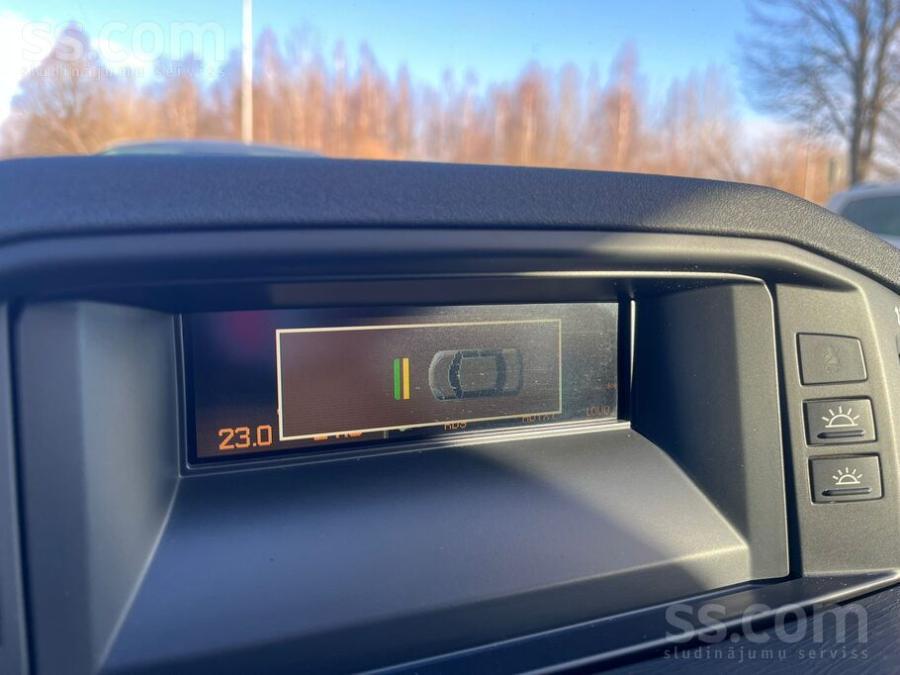 Citroen C6 2007 Kuldīga, ar dzinēja tilpumu 2.70 L un nobraukumu 288 tūkst. km par 3790 €, foto 23 vietnē AUTOMOTO.COM.LV