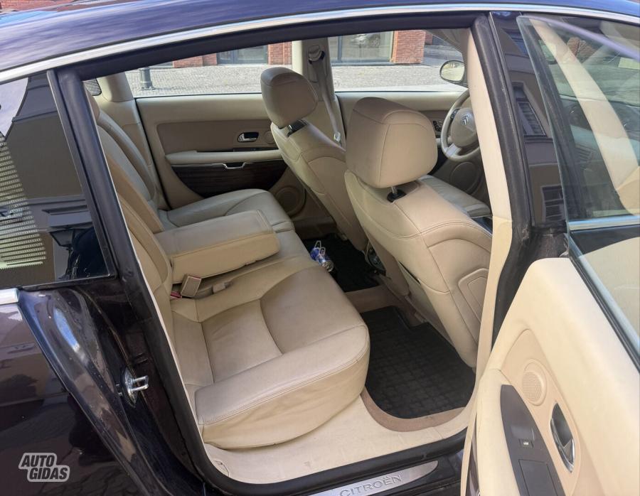 Citroen C6 2008 in Vilnius, with an engine capacity of 2.70 L and mileage of 300 thousand km for 1500 €, photo 8 on AUTOMOTO.COM.LV