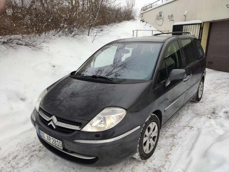 Black Citroen C8 2008 in Vilnius, with an engine capacity of 2.18 L and mileage of 294 thousand km for 2400 €, photo 1 on AUTOMOTO.COM.LV