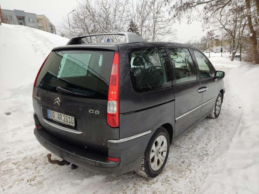 Black Citroen C8 2008 in Vilnius, with an engine capacity of 2.18 L and mileage of 294 thousand km for 2400 €, photo 5 on AUTOMOTO.COM.LV
