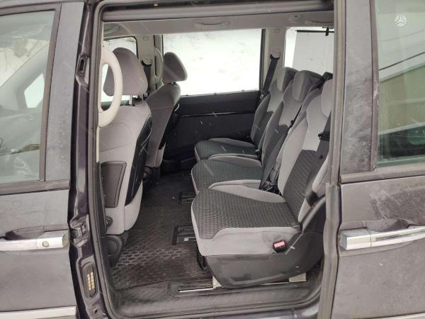 Melns Citroen C8 2008 Viļņa, ar dzinēja tilpumu 2.18 L un nobraukumu 294 tūkst. km par 2400 €, foto 11 vietnē AUTOMOTO.COM.LV