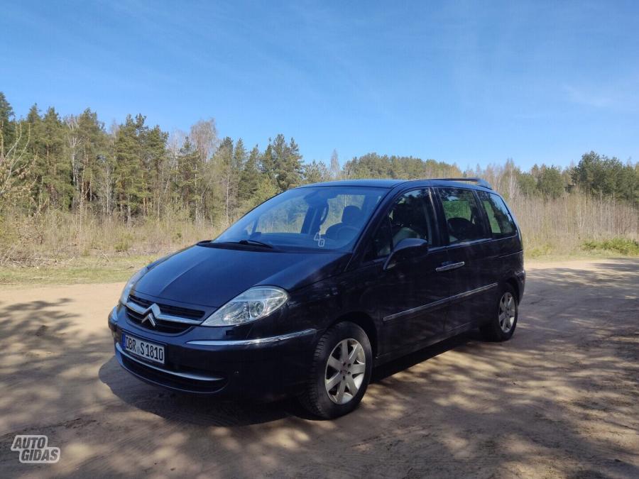 Black Citroen C8 2009 in Vilnius, with an engine capacity of 2.20 L and mileage of 294 thousand km for 2700 €, photo 1 on AUTOMOTO.COM.LV