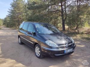 Black Citroen C8 2009 in Vilnius, with an engine capacity of 2.20 L and mileage of 294 thousand km for 2700 €, photo 3 on AUTOMOTO.COM.LV