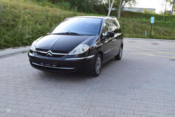 Melns Citroen C8 2012 Viļņa, ar dzinēja tilpumu 2.00 L un nobraukumu 264 tūkst. km par 4150 €, foto 3 vietnē AUTOMOTO.COM.LV