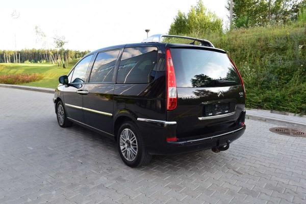 Melns Citroen C8 2012 Viļņa, ar dzinēja tilpumu 2.00 L un nobraukumu 264 tūkst. km par 4150 €, foto 5 vietnē AUTOMOTO.COM.LV