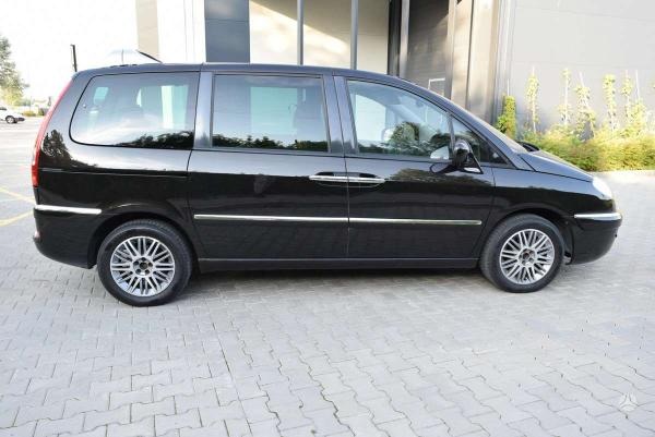 Melns Citroen C8 2012 Viļņa, ar dzinēja tilpumu 2.00 L un nobraukumu 264 tūkst. km par 4150 €, foto 8 vietnē AUTOMOTO.COM.LV