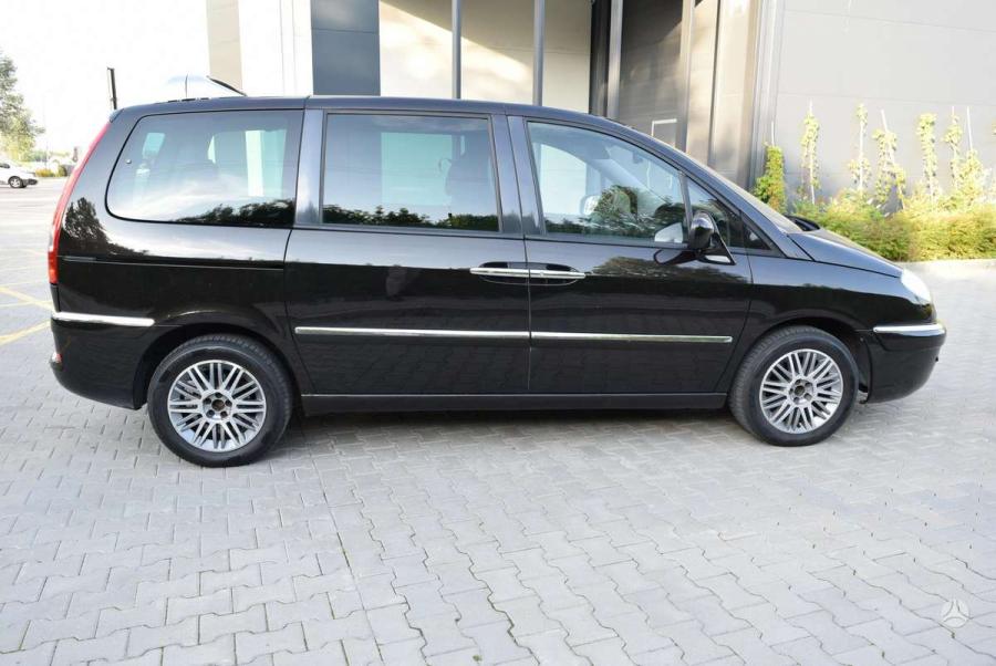 Melns Citroen C8 2012 Viļņa, ar dzinēja tilpumu 2.00 L un nobraukumu 264 tūkst. km par 4150 €, foto 9 vietnē AUTOMOTO.COM.LV