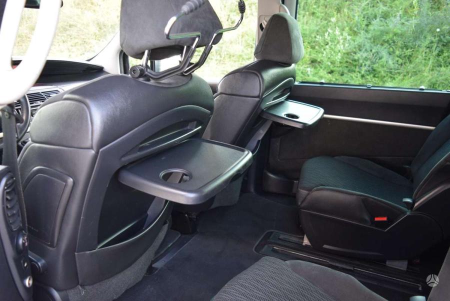 Melns Citroen C8 2012 Viļņa, ar dzinēja tilpumu 2.00 L un nobraukumu 264 tūkst. km par 4150 €, foto 13 vietnē AUTOMOTO.COM.LV