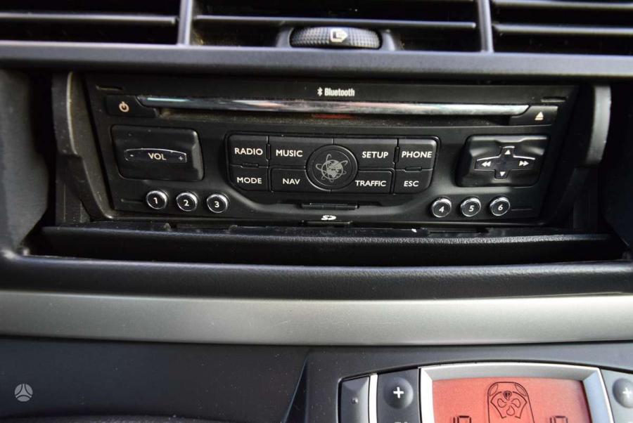 Melns Citroen C8 2012 Viļņa, ar dzinēja tilpumu 2.00 L un nobraukumu 264 tūkst. km par 4150 €, foto 18 vietnē AUTOMOTO.COM.LV