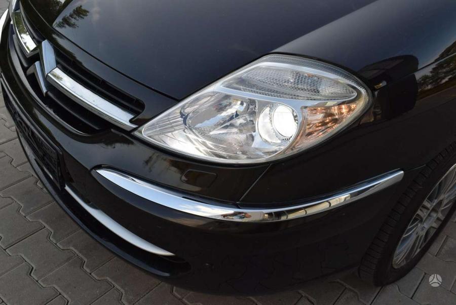 Melns Citroen C8 2012 Viļņa, ar dzinēja tilpumu 2.00 L un nobraukumu 264 tūkst. km par 4150 €, foto 26 vietnē AUTOMOTO.COM.LV