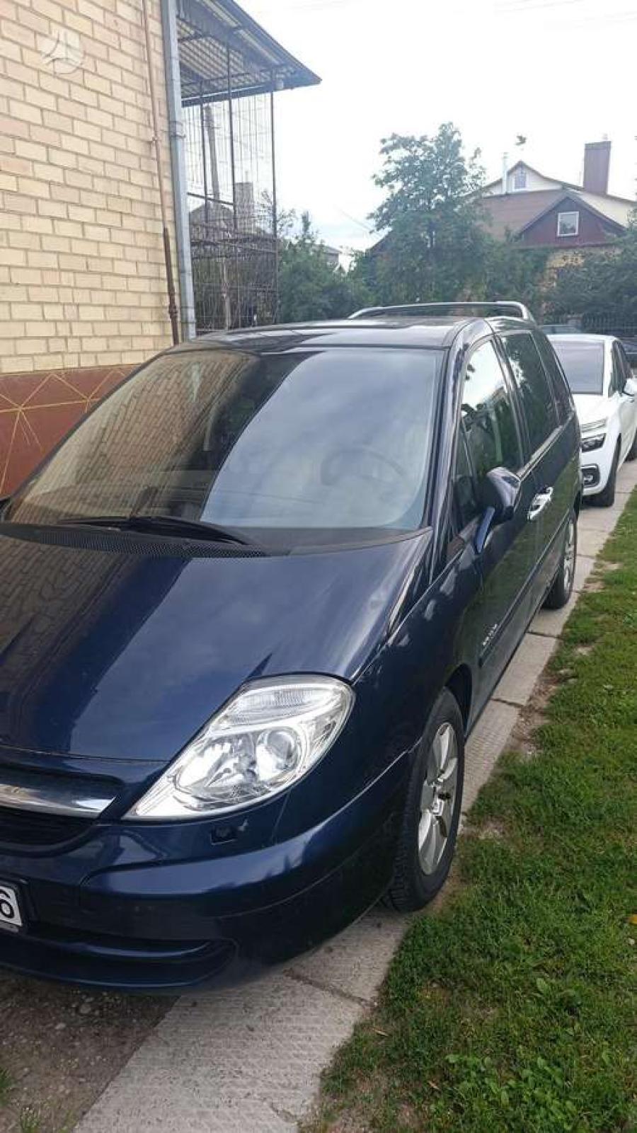 Blue Citroen C8 2004 in Siauliai, with an engine capacity of 2.18 L and mileage of 291 thousand km for 1500 €, photo 3 on AUTOMOTO.COM.LV