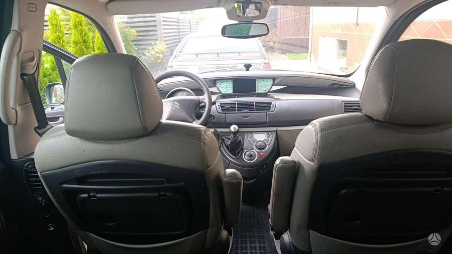 Blue Citroen C8 2004 in Siauliai, with an engine capacity of 2.18 L and mileage of 291 thousand km for 1500 €, photo 6 on AUTOMOTO.COM.LV