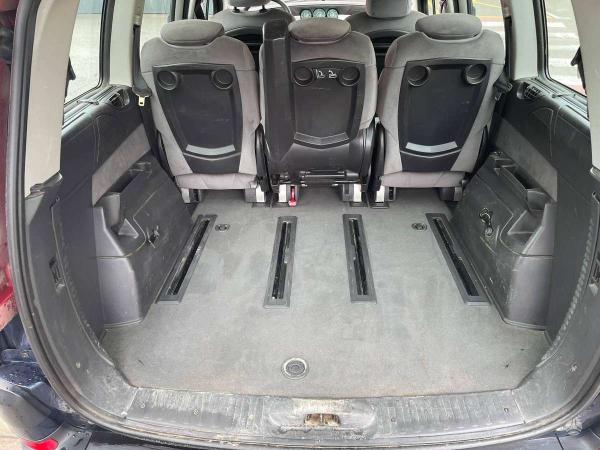 Zils Citroen C8 2005 Ukmergė, ar dzinēja tilpumu 2.18 L un nobraukumu 320 tūkst. km par 2000 €, foto 8 vietnē AUTOMOTO.COM.LV