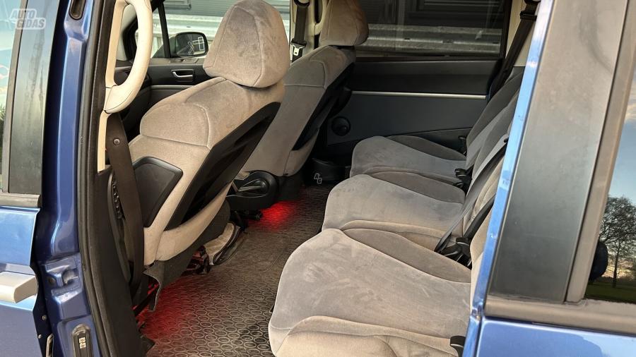 Zils Citroen C8 2008 Kretinga, ar dzinēja tilpumu 2.00 L un nobraukumu 212 tūkst. km par 700 €, foto 12 vietnē AUTOMOTO.COM.LV