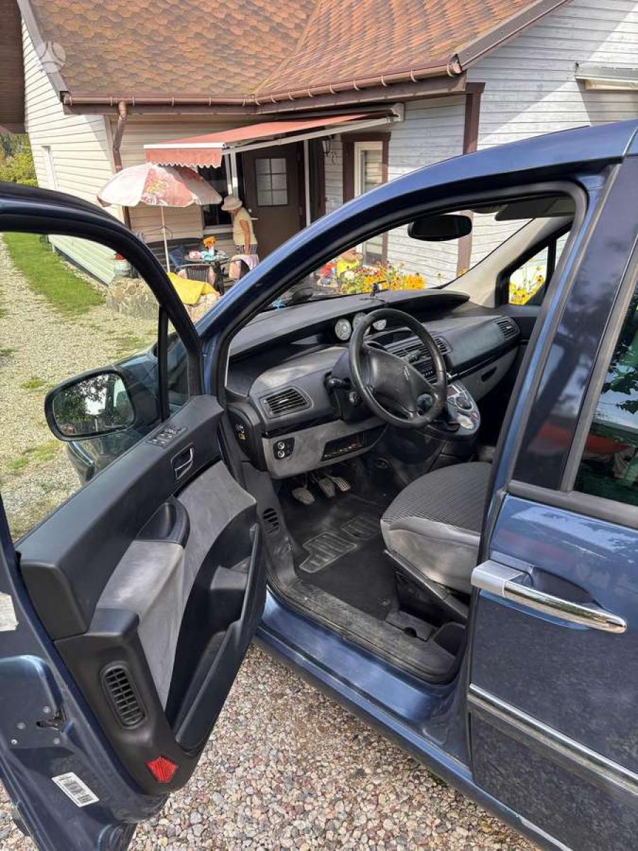 Zils Citroen C8 2009 Alīta, ar dzinēja tilpumu 2.00 L un nobraukumu 338 tūkst. km par 2550 €, foto 7 vietnē AUTOMOTO.COM.LV