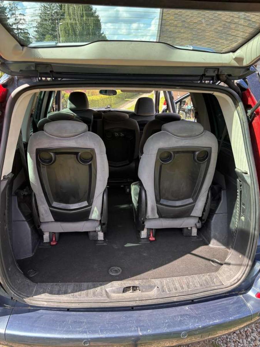 Zils Citroen C8 2009 Alīta, ar dzinēja tilpumu 2.00 L un nobraukumu 338 tūkst. km par 2550 €, foto 13 vietnē AUTOMOTO.COM.LV