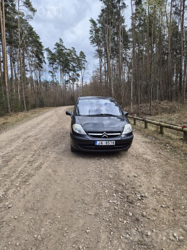 Green Citroen C8 2004 in Jelgava, with an engine capacity of 2.20 L and mileage of 296 thousand km for 1350 €, photo 2 on AUTOMOTO.COM.LV