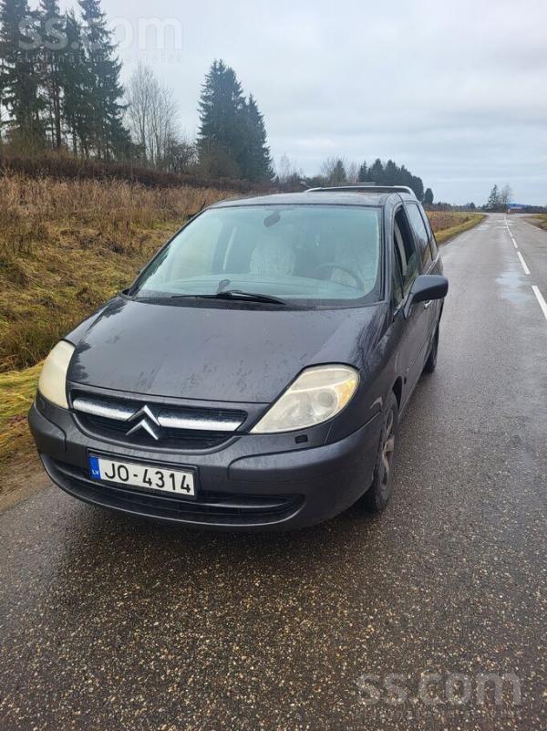 Grey Citroen C8 2002 in Daugavpils, with an engine capacity of 2.20 L and mileage of 300 thousand km for 600 €, photo 1 on AUTOMOTO.COM.LV