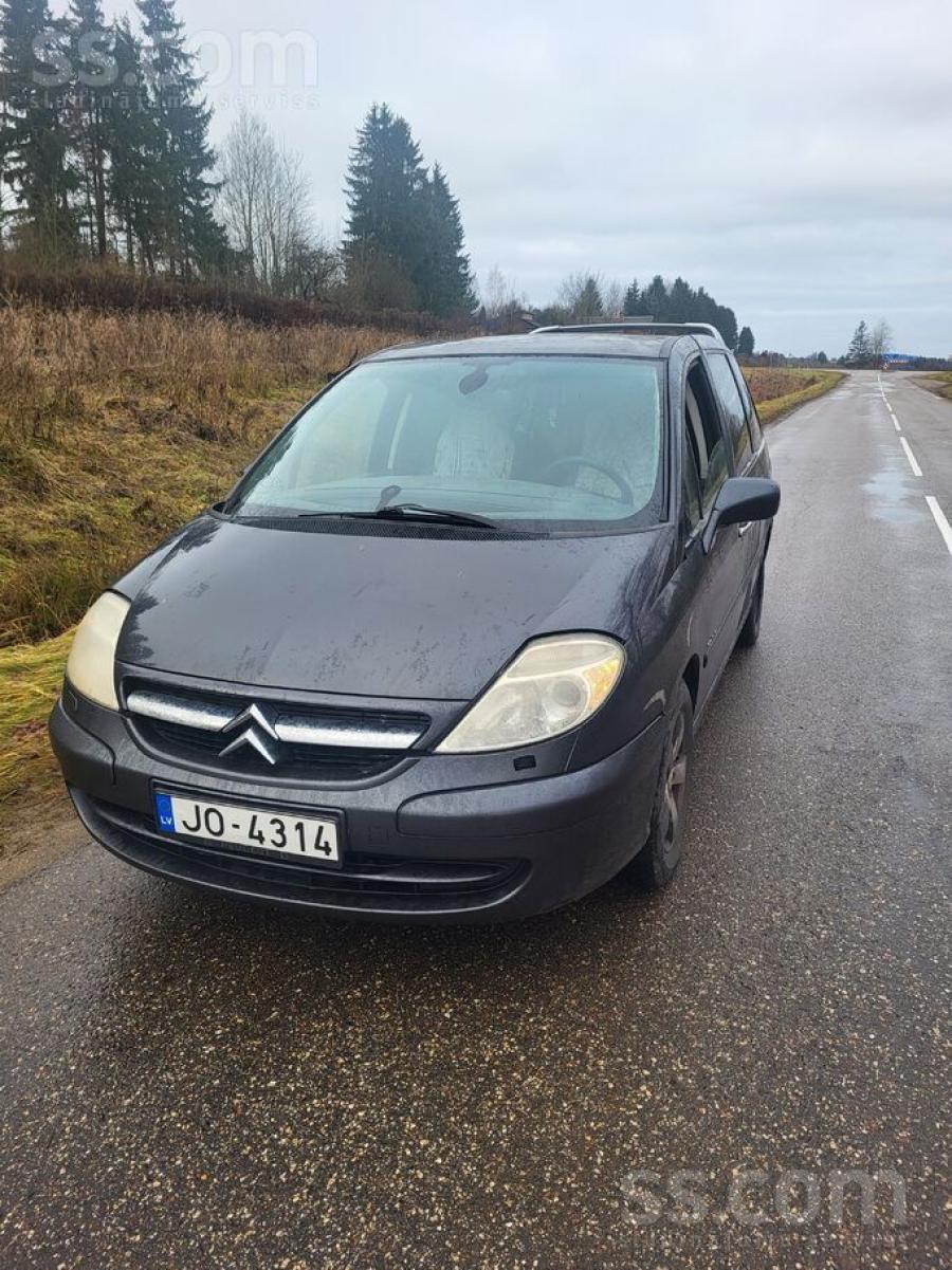 Grey Citroen C8 2002 in Daugavpils, with an engine capacity of 2.20 L and mileage of 300 thousand km for 600 €, photo 1 on AUTOMOTO.COM.LV