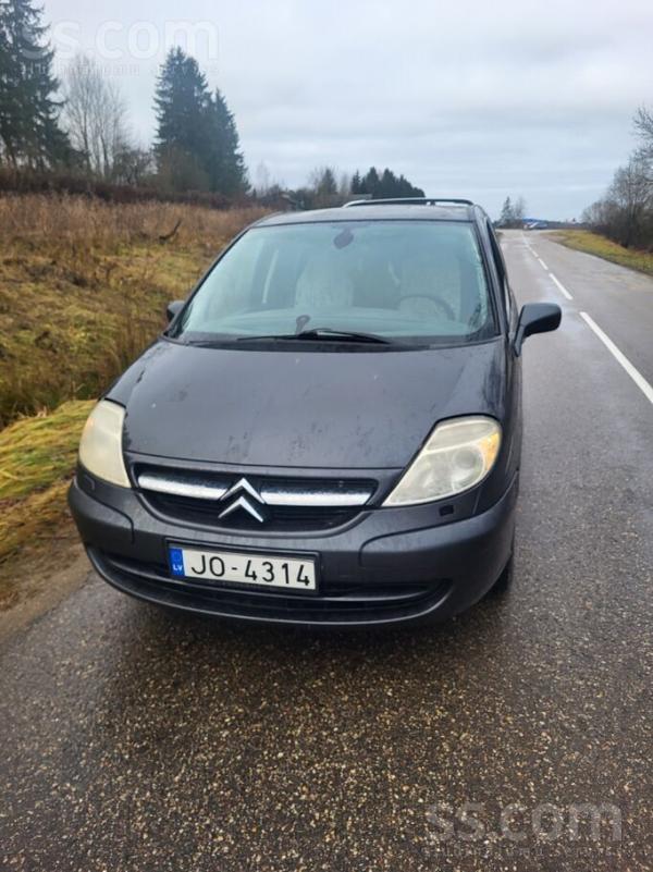 Pelēks Citroen C8 2002 Daugavpils, ar dzinēja tilpumu 2.20 L un nobraukumu 300 tūkst. km par 600 €, foto 2 vietnē AUTOMOTO.COM.LV