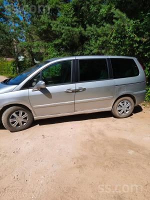 Pelēks Citroen C8 2003 Daugavpils, ar dzinēja tilpumu 2.20 L un nobraukumu 335 tūkst. km par 1000 €, foto 4 vietnē AUTOMOTO.COM.LV