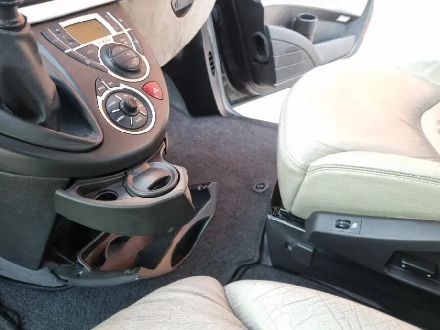 Серый Ситроен С8 2004 в Екабпилс, объемом двигателя 2.20 л и пробегом 351 тыс. км за 2850 €, фото 26 на AUTOMOTO.COM.LV
