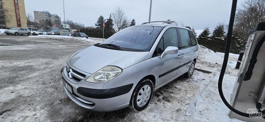 Pelēks Citroen C8 2005 Kauņa, ar dzinēja tilpumu 2.20 L un nobraukumu 364 tūkst. km par 950 €, foto 1 vietnē AUTOMOTO.COM.LV